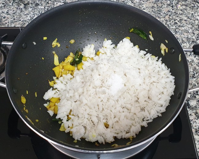 Kande Pohe / Kanda Poha | SimplyMeMySelf