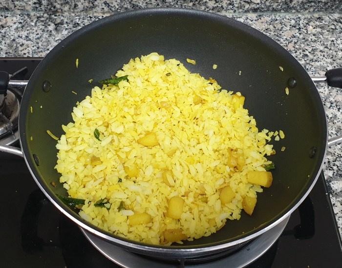 Kande Pohe / Kanda Poha | SimplyMeMySelf